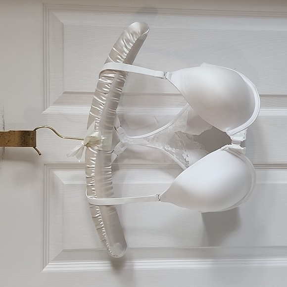 Maidenform | Intimates & Sleepwear | Maidenform 38b White ...